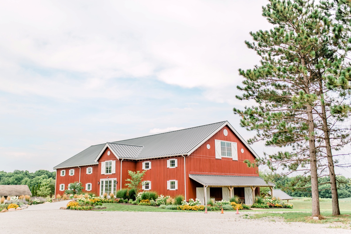Lindley Farmstead Wedding {Anna & Wyatt} - Bailey Elle Photography